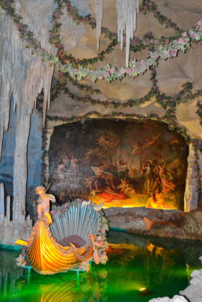 Munich Day Trip to Neuschwanstein Castle and Linderhof in 1 Day ...